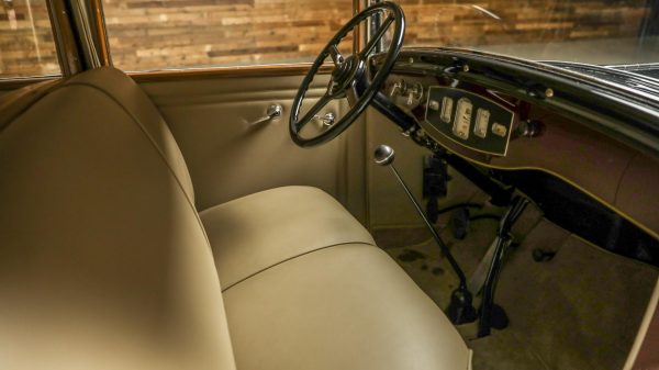 1929 Pierce-Arrow Model 133 Limousine - Worldwide Auctioneers